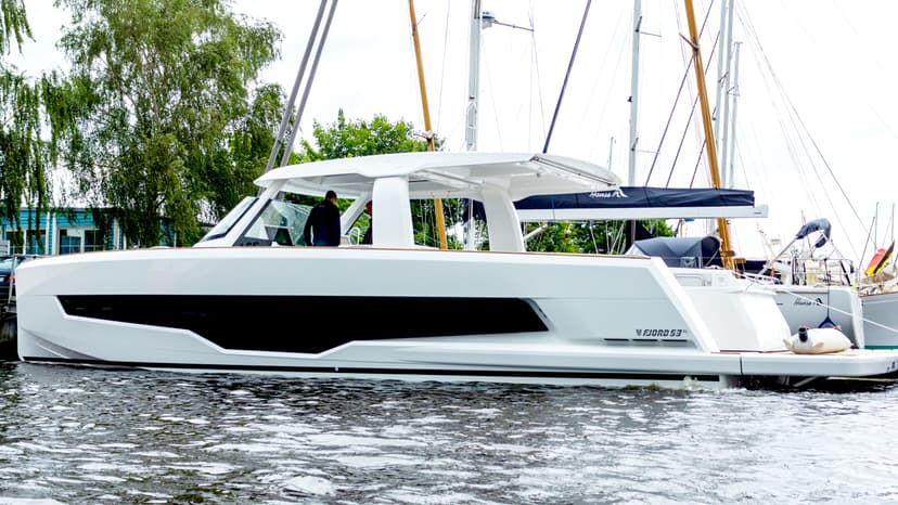 FJORD 38 Xpress | The 38-foot motor yacht from FJORD